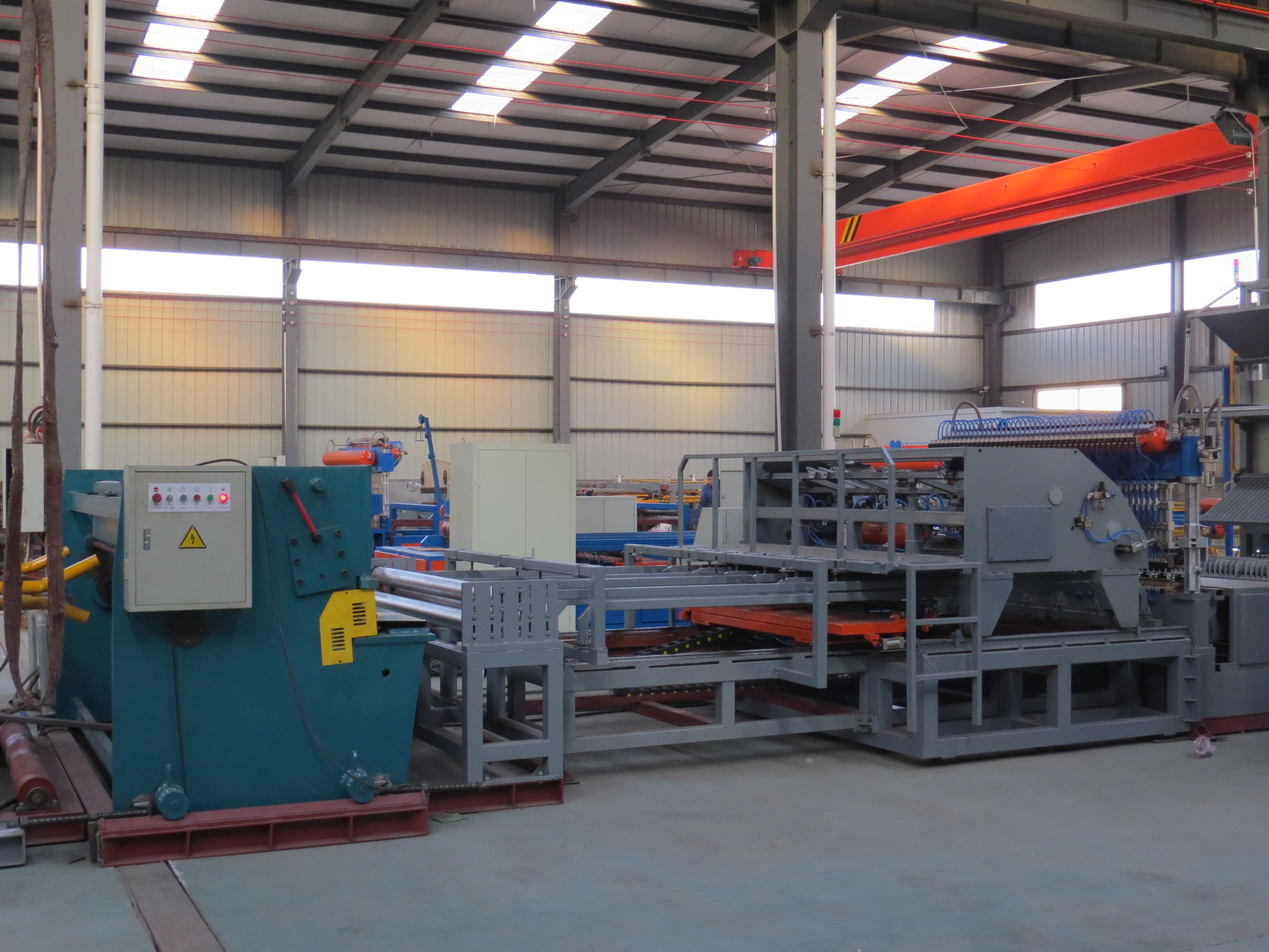 Low Carbon Steel 220V Wire Mesh Bending Machine With Servo Trolley